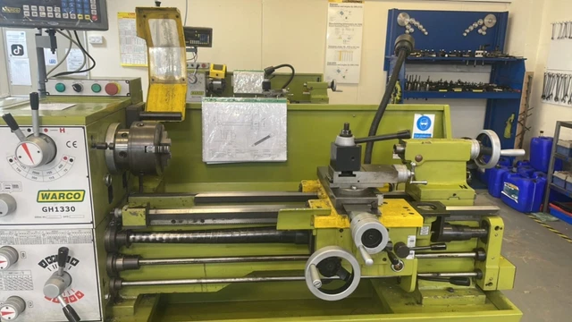WARCO GAP BED Centre Lathe w/ DRO Model: GH1330 Serial No: 1650078 YOM ...