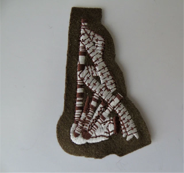 BRITISH ARMY PIPERS Qualification/Trade Uniform Badge - New £2.50 ...