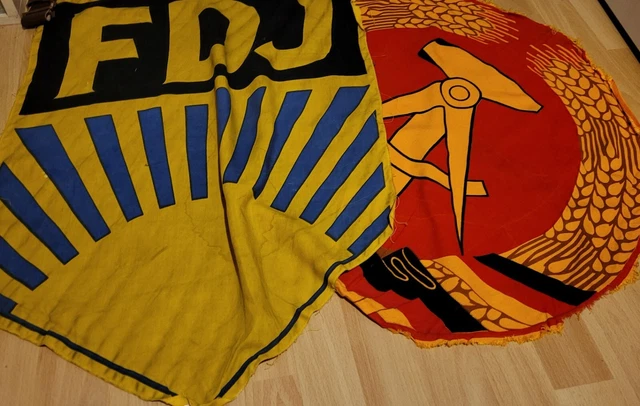 DDR STAATSWAPPEN UND FDJ Zeichen aus DDR Fahnen original EUR 10,00 ...