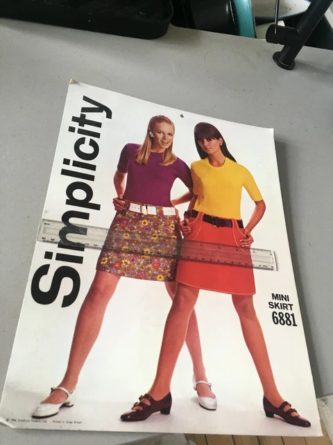 SIMPLICITY PATTERNS 1966 original fashion advertising standee mini ...