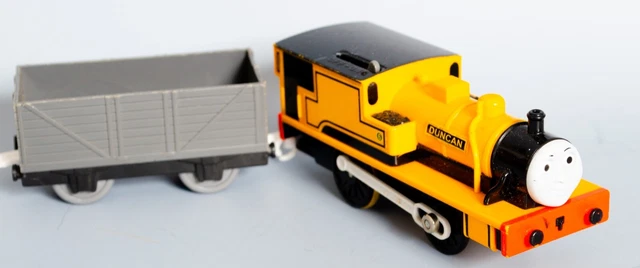 THOMAS THE TANK TOMY TRACKMASTER MOTORISED TRAIN DUNCAN + Carriage £12. ...