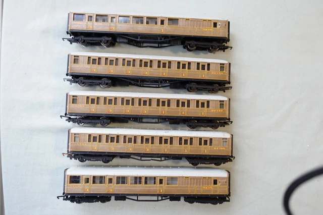 RAKE 5X HORNBY (CHINA) LNER GRESLEY COACHES 2x BRAKE 3x COMPOSITE NEEDS ...