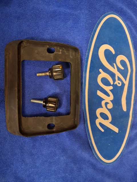 GENUINE FORD FIESTA Mk2 XR2i Fog Lamp Rubber Seal And Thumb Screws £9. ...