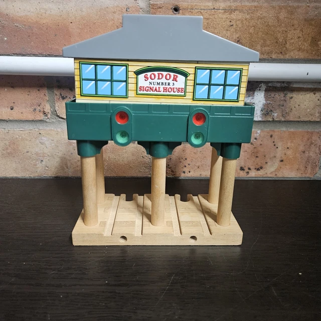 THOMAS AND FRIENDS Wooden Railway Sodor Signal House With Lights Sounds ...