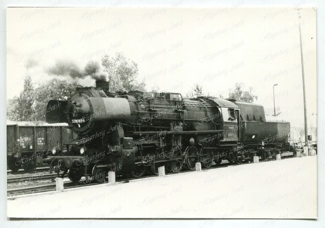 EISENBAHN FOTO DDR Dampflok Deutsche Reichsbahn DR 52 8083 Ort unbekannt (A6404) EUR 3,65 ...