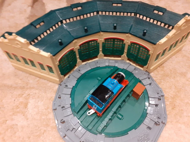 THOMAS TRACKMASTER TURNTABLE and Tidmouth sheds Complete Set £18.00 ...