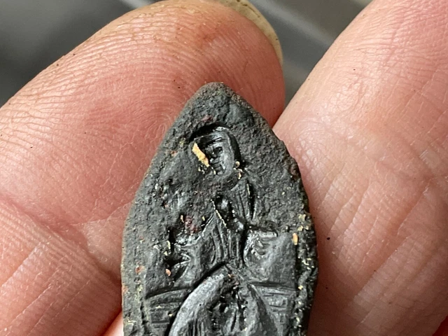 MEDIEVAL BRONZE VESSICA Seal.Figure Praying To God.Metal Detecting ...
