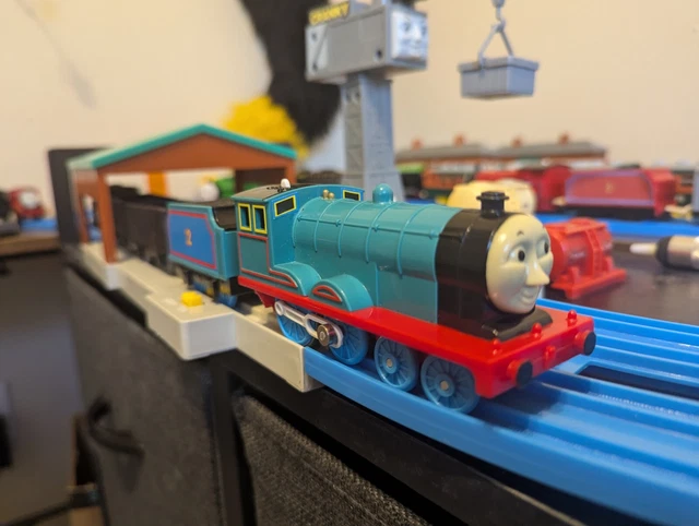 THOMAS & FRIENDS Trackmaster Tomy Motorized Edward With Trucks Runs $39 ...