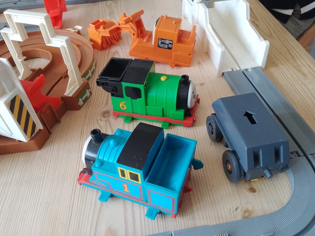 TOMY THOMAS & Friends Thomas Big Loader Big Train Set NEEDS HELP - SEE ...