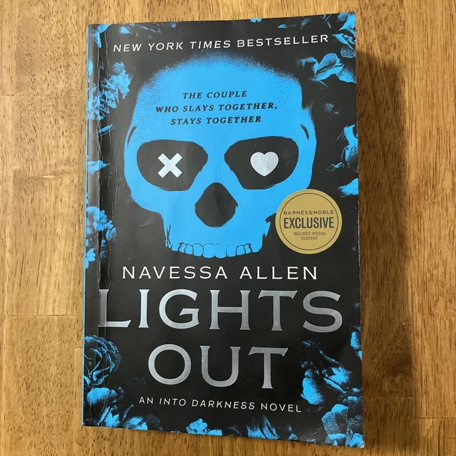 LIGHTS OUT NAVESSA Allen (Barnes & Noble Exclusive 1st Edition ...