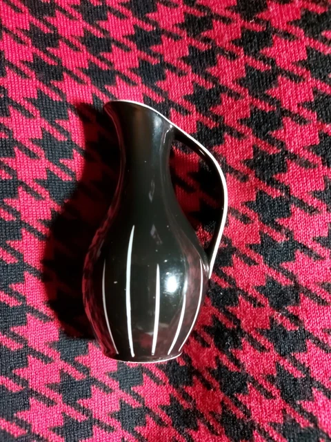 KLEINE VASE SCHWARZ weiß 50er Jahre mit Henkel, kleiner Bauch, max. 3 ...