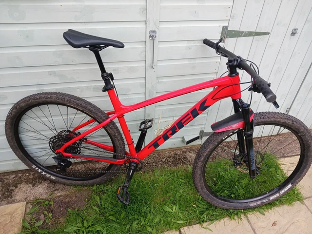 TREK MARLIN 8 2022 hardtail mountain bike 29er xl. Dropper seatpost ...