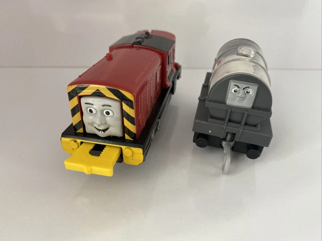 THOMAS THE TANK Engine Trackmaster Revolution Train Crash & Repair ...