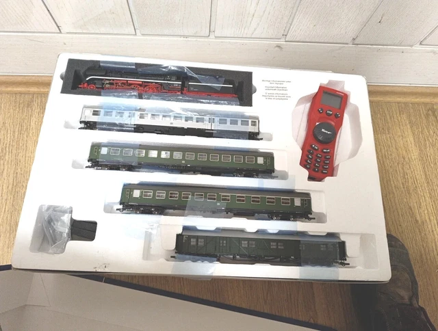 ROCO H0 41270 Startset Digital mit Dampflok BR 01 und 4 Wagen in OVP ...