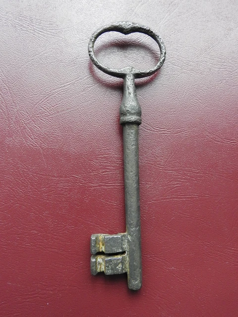 ANCIENNE CLE CLEF serrure de porte portail door keys schlussel chiave ...