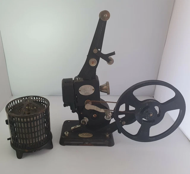 VINTAGE 1930'S PATHESCOPE Projector Pathe Kid Super PB. EX Cine 9.5mm ...