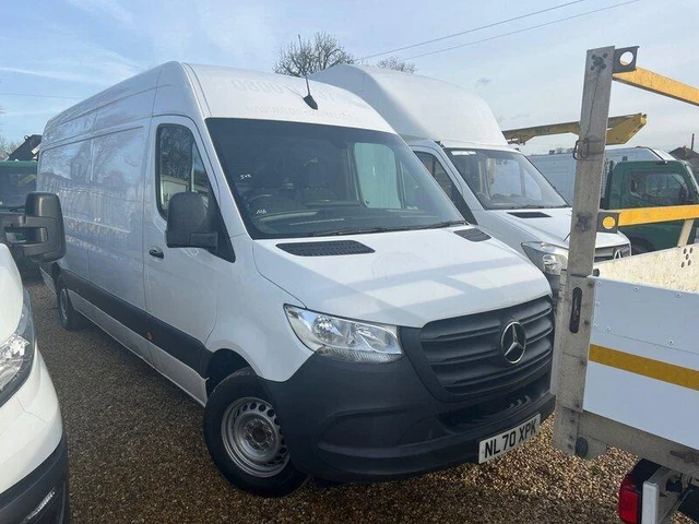 2020 MERCEDES-BENZ SPRINTER 3.5t H2 Progressive Van PANEL VAN DIESEL ...