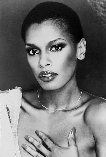 AMERICAN SINGER AND Model Ava Cherry In 1980 1970s OLD MUSIC SINGER ...