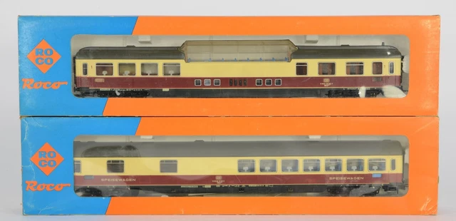2X ROCO HO DB TEE LIVERY COACHES 4269S & 4271S NEM CLOSE COUPLINGS ...