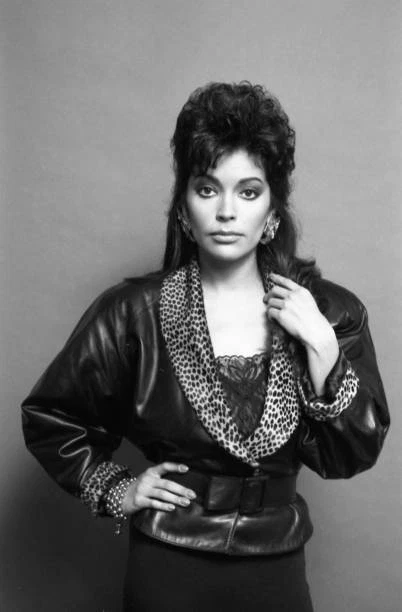 ENTERTAINER APOLLONIA KOTERO Poses For A Portrait Session 1985 Music ...