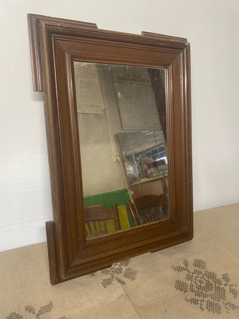 ANCIEN MIROIR CADRE bois le miroir à des micro fissuré et le cadre manque un bou EUR 17,00 ...