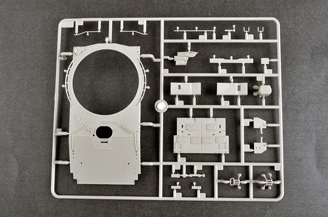 TRUMPETER 09610 RUSSIAN T-72B3 WITH 4S24 SOFT CASE ERA & GRATING ARMOUR ...