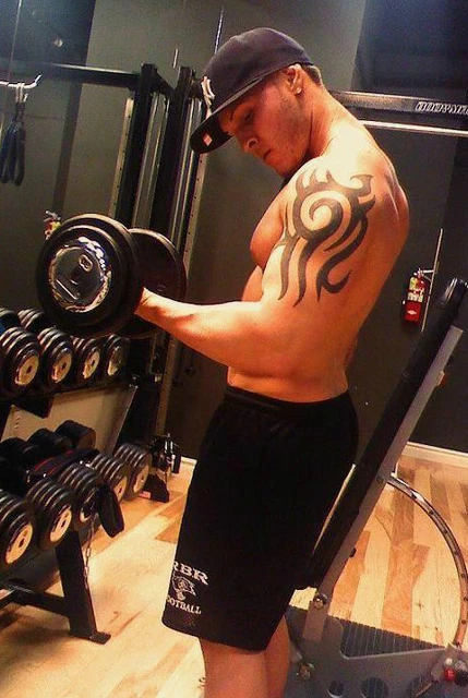 SHIRTLESS MALE BEEFCAKE Hunk Muscle Jock Bicep Workout Shorts PHOTO 4X6 ...