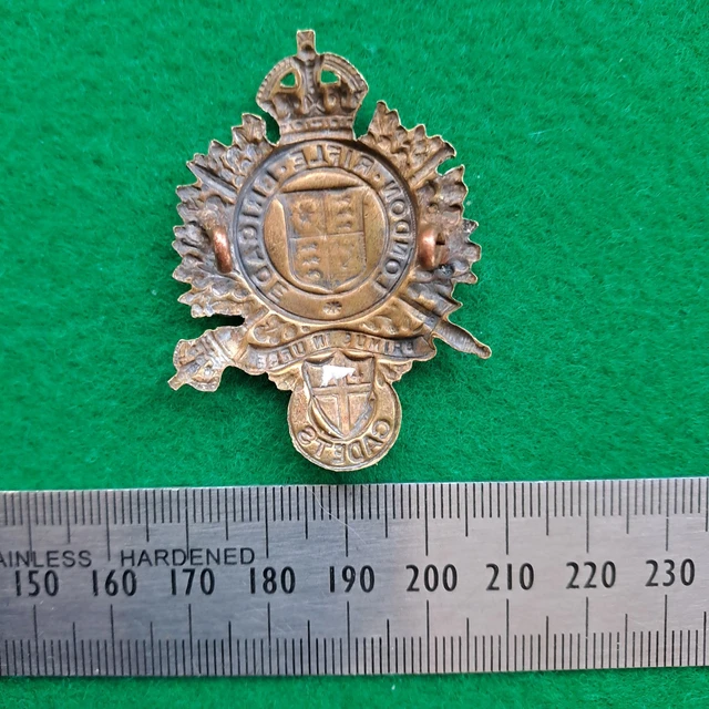 BRITISH LONDON RIFLE Brigade Cadets 5th Battalion Cap Badge - Lugs £9. ...