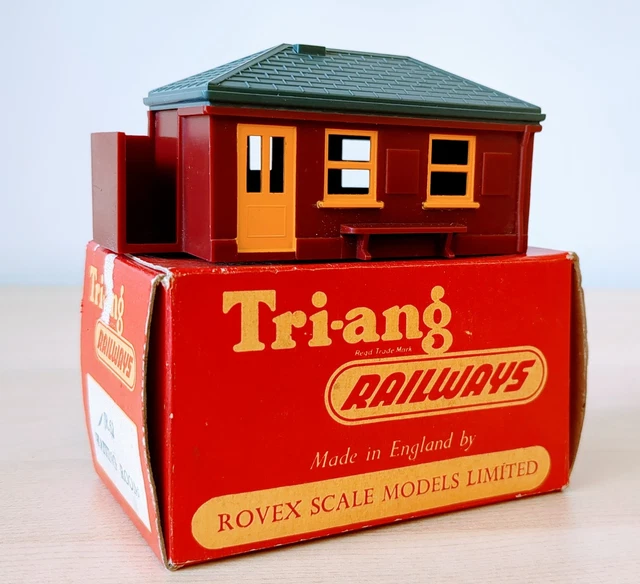 VINTAGE TRI-ANG RAILWAYS R.62 "OO" Gauge Model Waiting Room Building ...