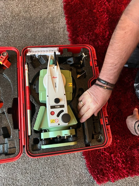 LEICA TS06 POWER 5 Sec R400 Reflectorless Total Station - Serviced ...