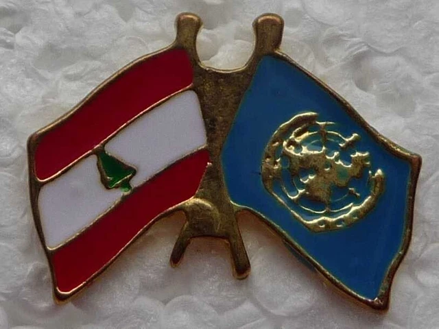 PINS -PIN MILITAIRE Des Drapeaux Du Liban Et De L'onu EUR 3,00 ...
