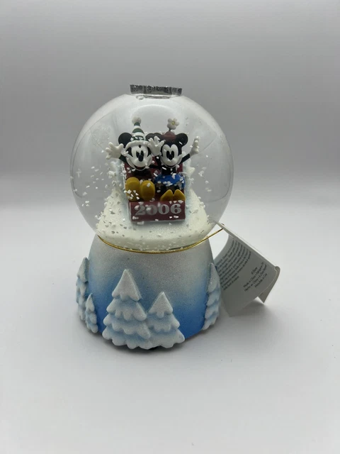DISNEY STORE 2006 MICKEY & MINNIE MOUSE SLEDDING SNOW GLOBE Christmas ...