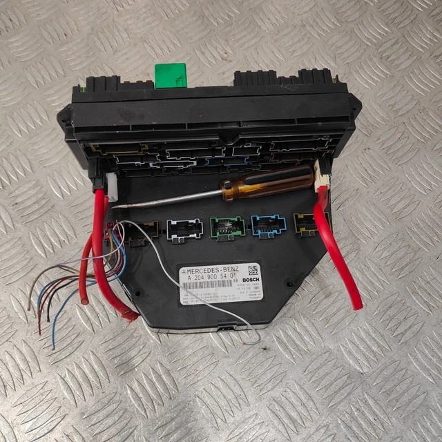 2007 MERCEDES C Class W204 Front Sam Unit Fuse Box A2049005401 #1 £184. ...