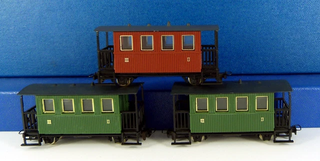 3 X EGGER BAHN HOe / OO9 NARROW GAUGE PASSENGER COACHES 2 X GREEN & 1 X ...