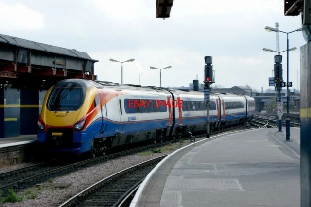 PHOTO CLASS 222 Meridian 5-Car Dmu No 222 017 (With 222 018) Of East ...