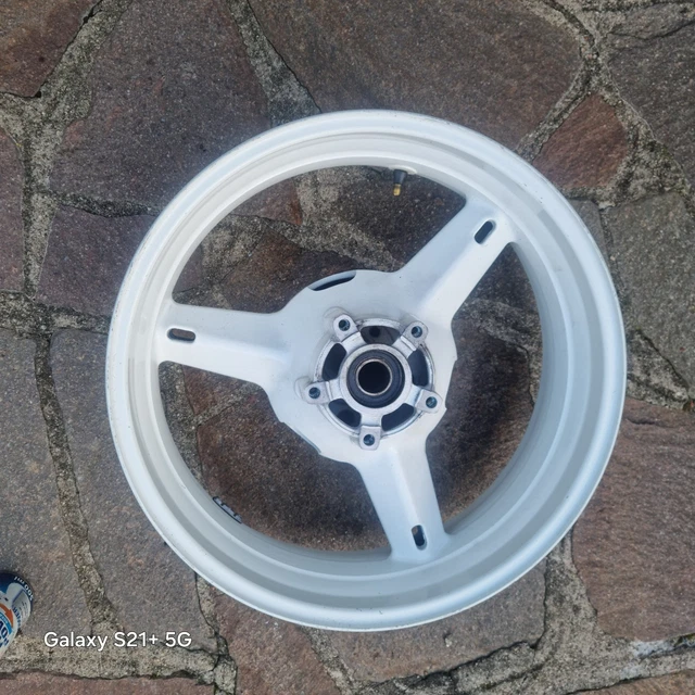 WHITE REAR WHEEL Rim Suzuki Gsxr 750 K1 2001 £61.68 - PicClick UK