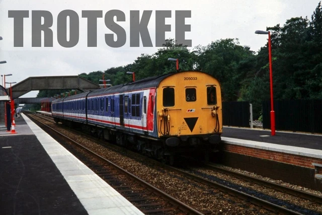35MM SLIDE BR British Rail Diesel-Electric DEMU Class 205 205033 ...