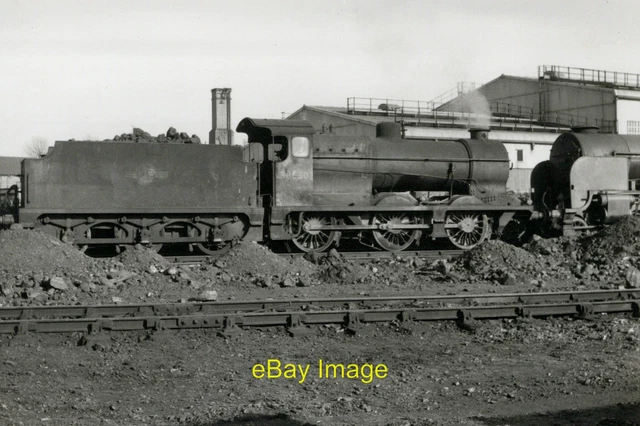PHOTO 6X4 RAILWAY Steam Engine 30530 Q Class at Eastleigh c1961 £4.00 ...