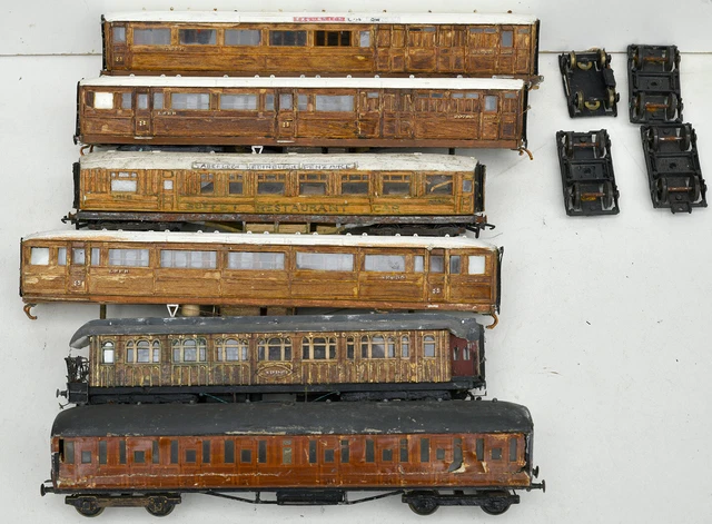6 WOODEN OO Gauge Coaches For Restoration. 5 Kit Built, 1 From Hamleys ...