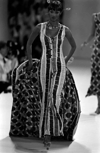 TYRA BANKS MODEL in a Todd Oldham fashion show 1993 Old Photo 7 EUR 6 ...