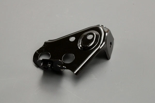 GENUINE TOYOTA YARIS Cross 2021-on front lower bumper support (left ...