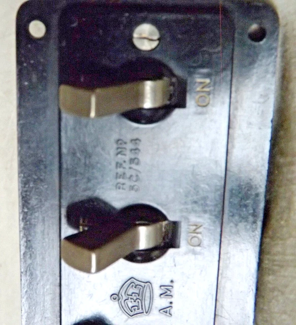 WW2 RAF AIRCRAFT Switch Type B 3-Gang 5C/544 £105.00 - PicClick UK