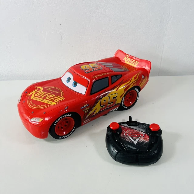 DISNEY PIXAR CARS Lightning McQueen Remote Control Car - Dickie Toys ...