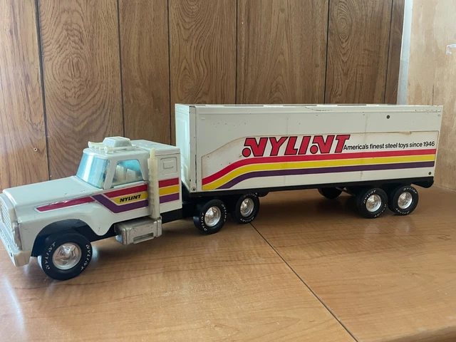 VINTAGE 1970'S NYLINT Pressed Steel Toy Tractor Trailer Semi Truck $100 ...