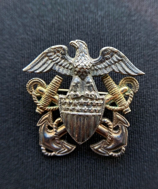WW2 ERA US Navy Officers Garrison Cap Badge Hilborn Hamburg Silver Gold ...