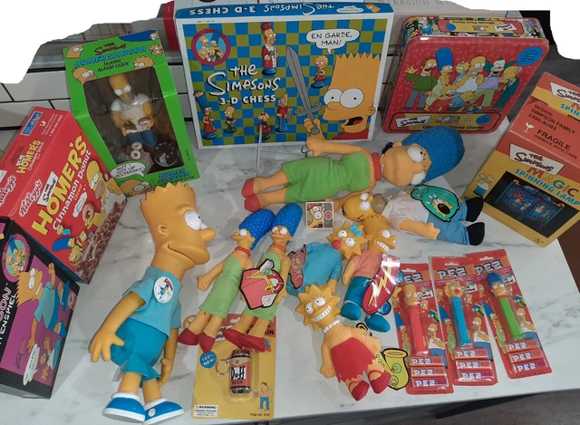SIMPSONS LOT OF 18 Items CLOCK Chess Set MAGIC LANTERN Cereal DOLLS Pez ...