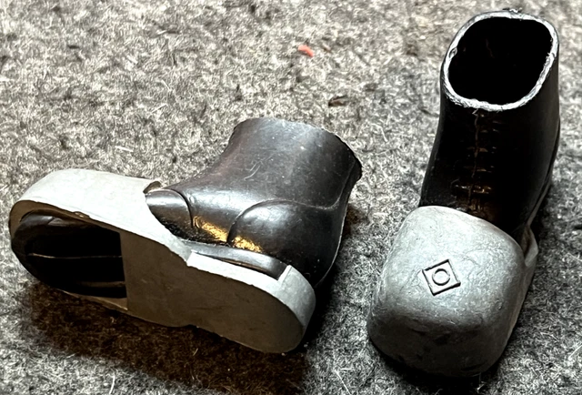 VINTAGE ORIGINAL HASBRO/PALITOY Action Man Deep Sea Diver Lead Boots £4 ...