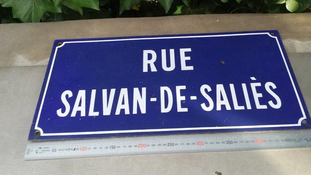 ANCIENNE PLAQUE ÉMAILLÉE signalétique RUE DE SALVAN-DE-SALES. Déco loft. EUR 35,00 - PicClick FR