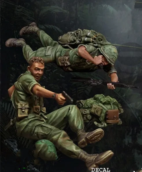 1/35 SCALE VIETNAM War US Soldiers Resin Figures Combat Poses 2 figures ...
