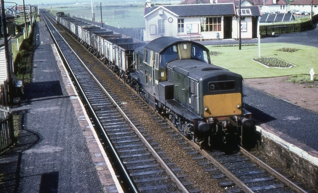 35MM RAILWAY SLIDE: COLOUR-RAIL: DE 276: CLASS 17: D8525 £2.00 ...